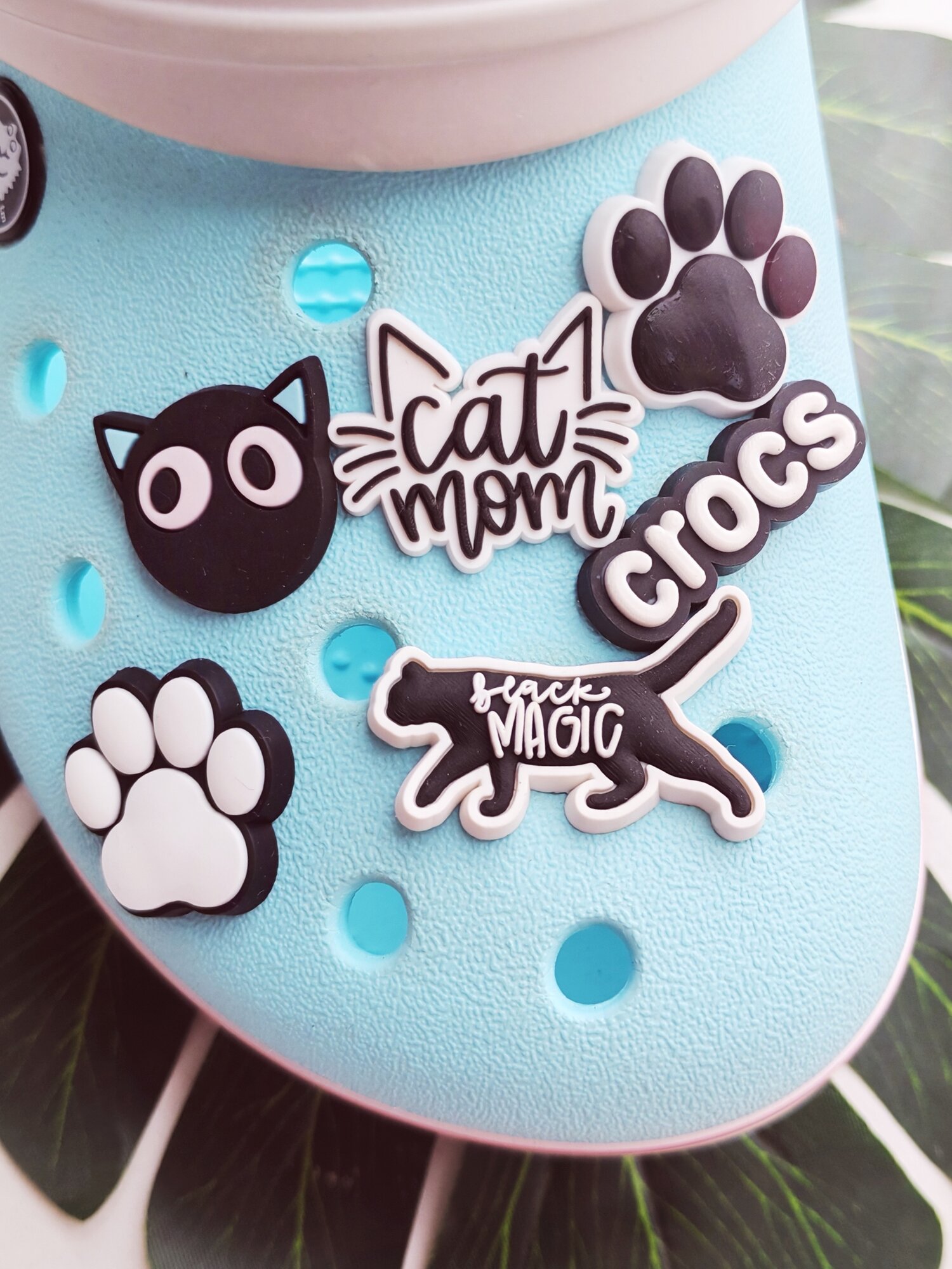 Джибитс для crocs кошка лапка набор 6 шт