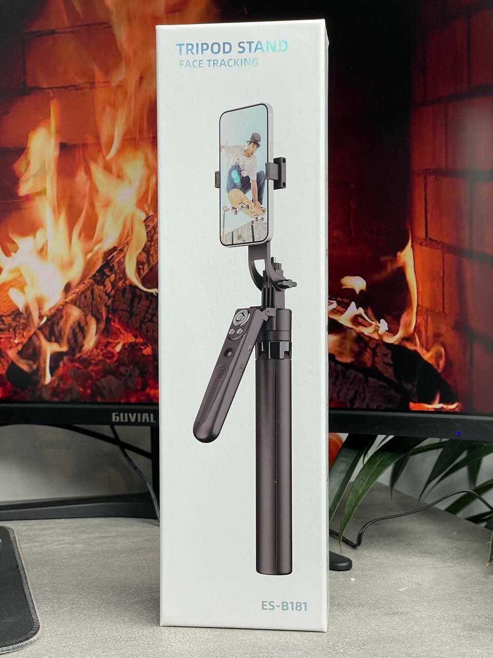 Монопод штатив с отслеживанием и пультом