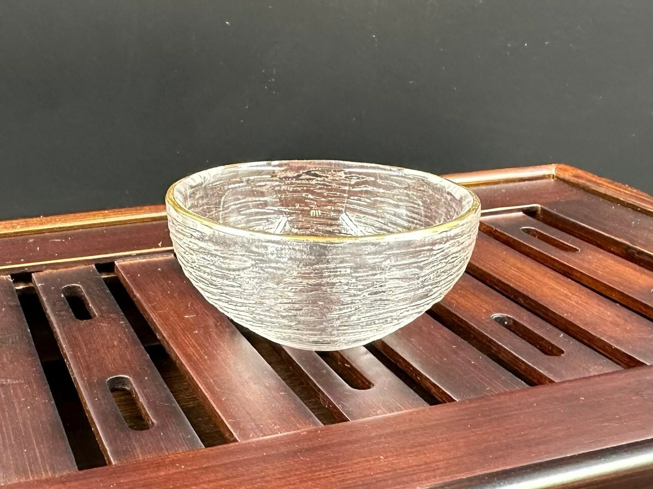 Пиала для чая стеклянная с золотым ободком "Ледяная лаконичная", 45мл.