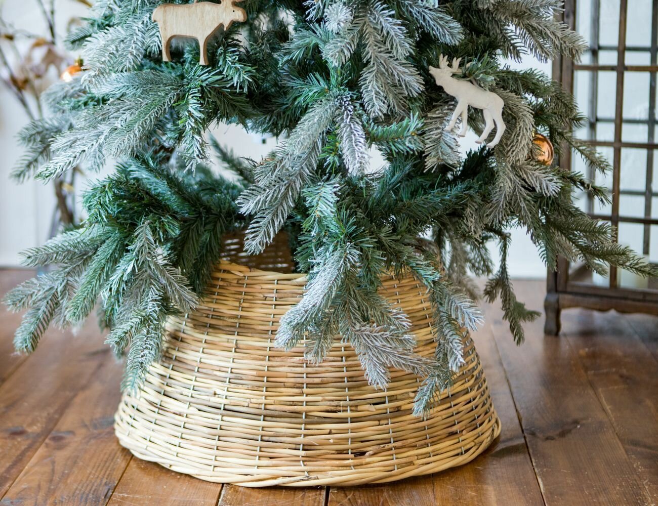 Плетёная корзина бастунни для декорирования основания ёлки, ротанг, светлое дерево, 57х28 см, Kaemingk 685194