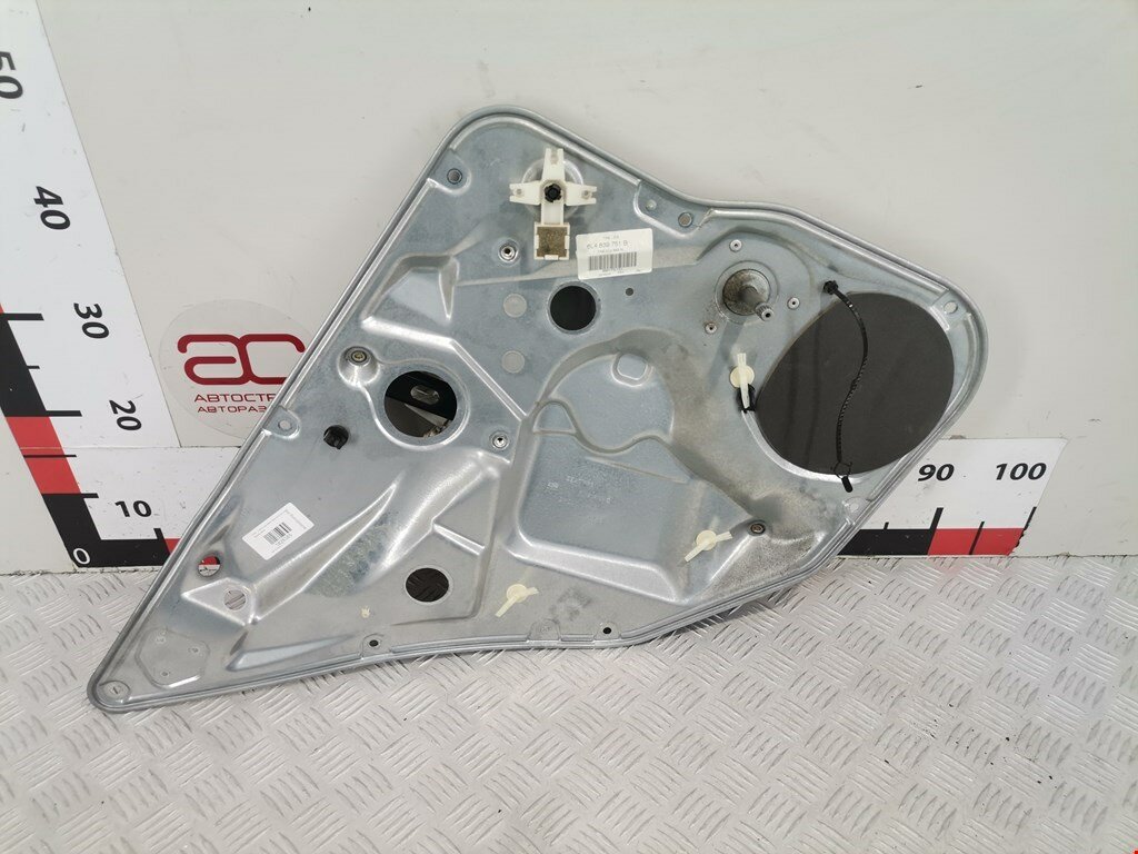 Стеклоподъемник механический двери задней левой Seat Cordoba 2 6L4839751B арт. 1828385