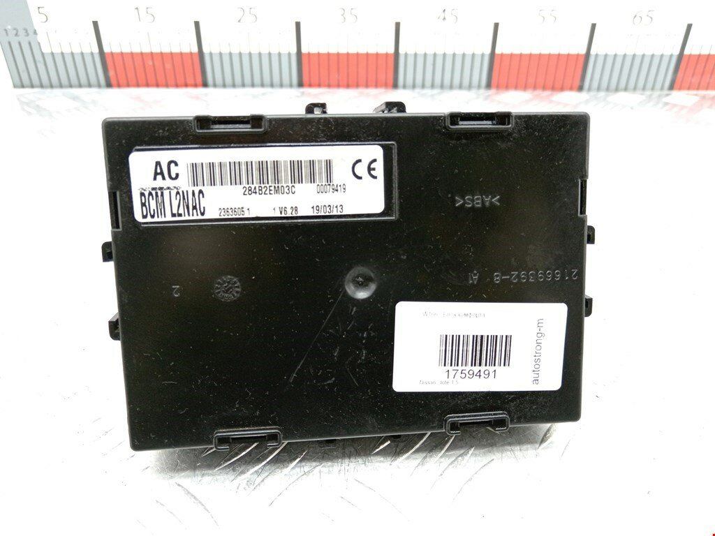 Блок комфорта Nissan Note (E11) 284B2EM03C арт. 1759491