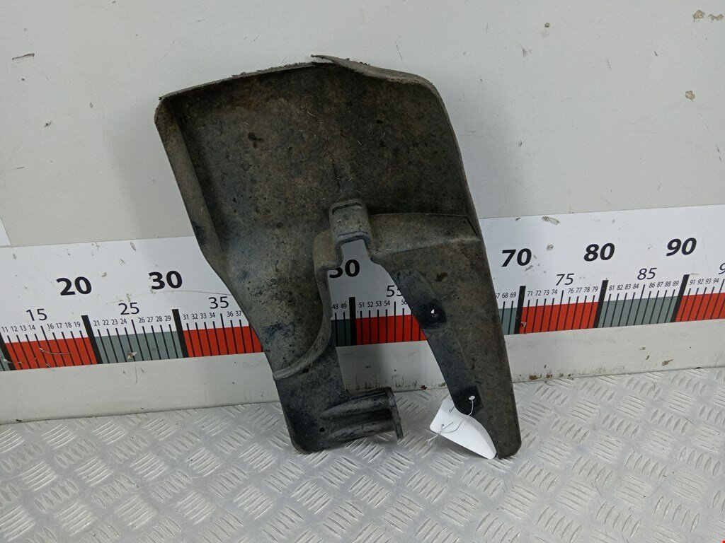 Брызговик передний Mercedes Sprinter 2 (W906) A9068820104 арт. 2114010