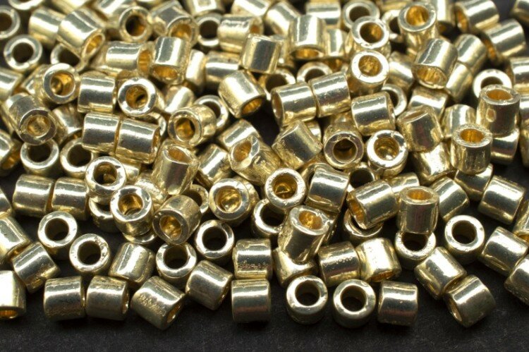 Бисер японский MIYUKI Delica цилиндр 8/0 DBL-1831 Duracoat Galvanized, серебро, 5 грамм