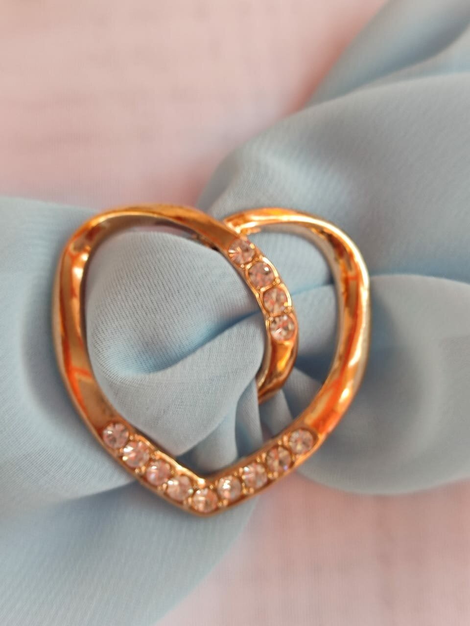 Брошь, стразы