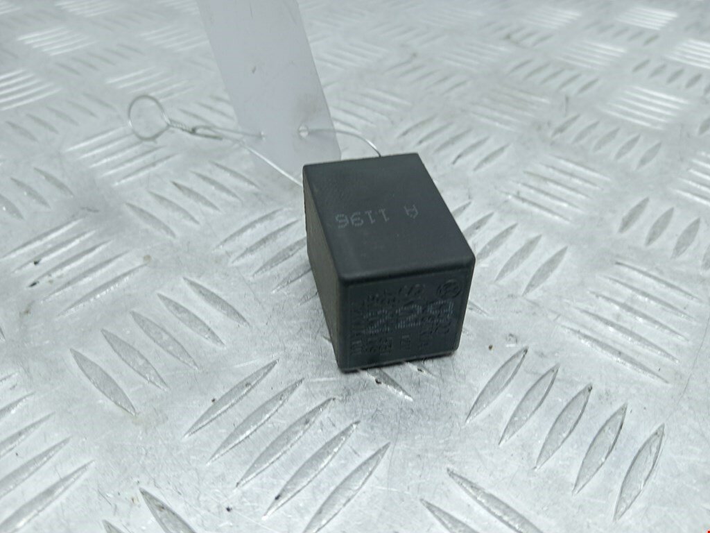 Реле стеклоочистителя Audi A4 B5 431955531 арт. 1793879