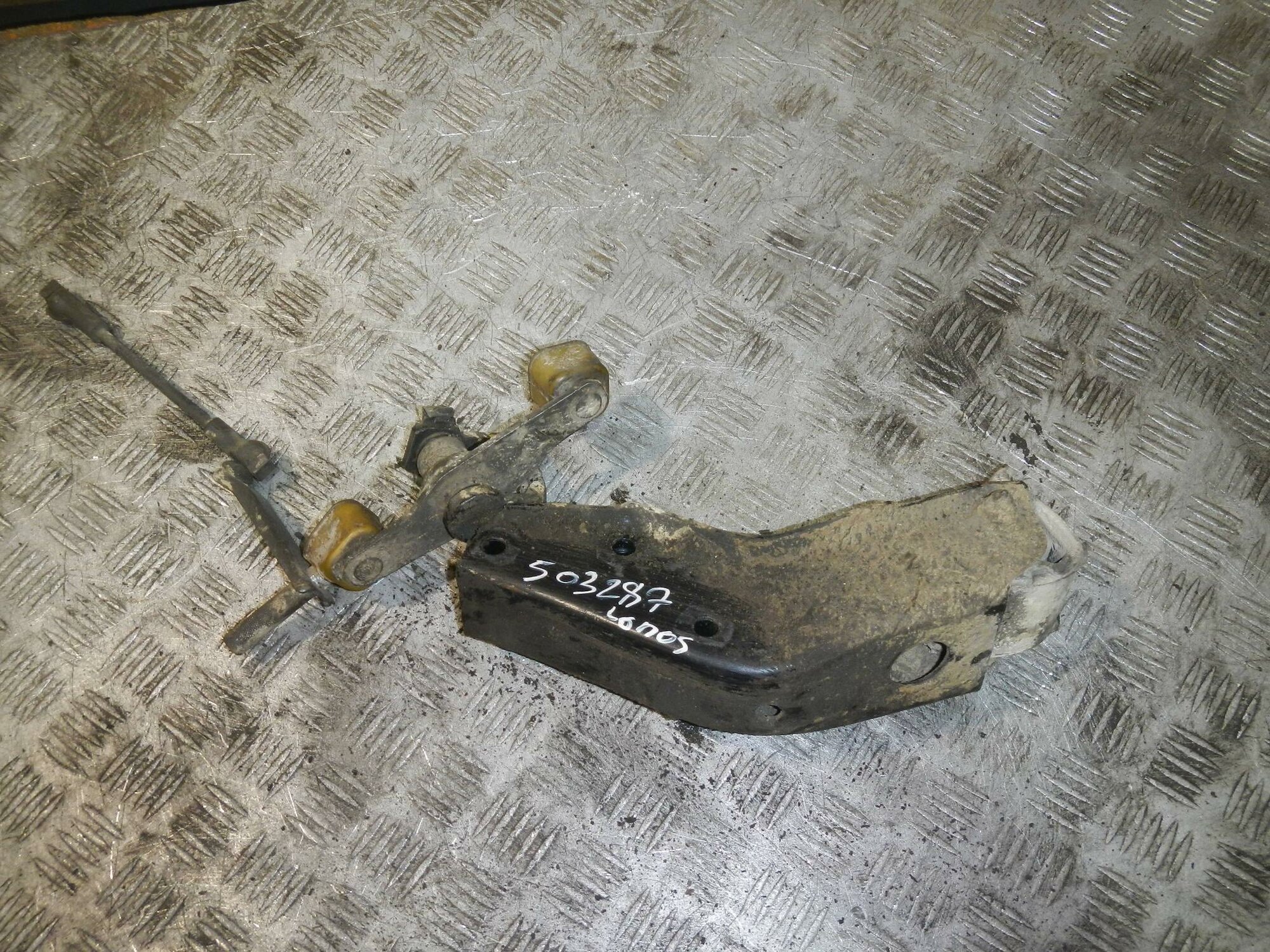 Б/У Кронштейн двигателя задний, Chevrolet (Шевроле)-LANOS (04-09) CHEVROLET LANOS (04-09) без повреждений. 503287 GENERA...