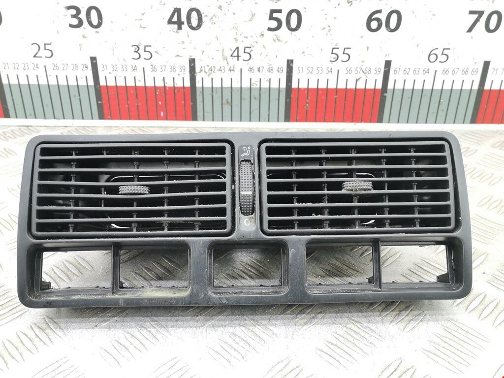 Дефлектор обдува салона Volkswagen Golf 4 1J0819728F арт. 2194123