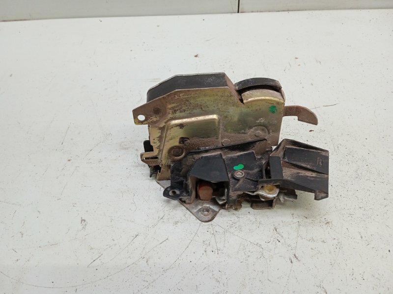 Б/У БМВ 3 E36 Замок двери задней правой BMW 3-Series 1991-1998 E36 105667 BMW арт. 51228122420
