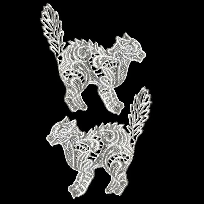 Вышитые нашивки кошки серебряные, 10*9 см