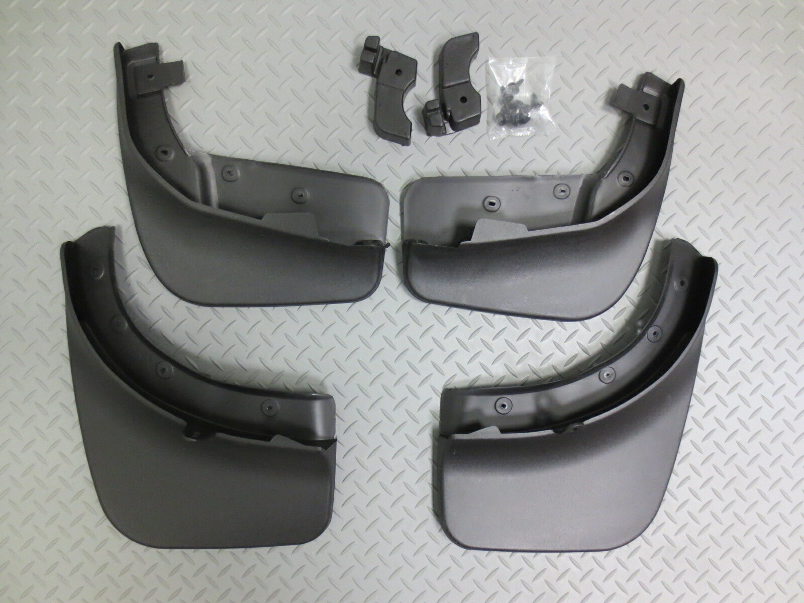 Брызговики Volkswagen Touareg 2010-2018