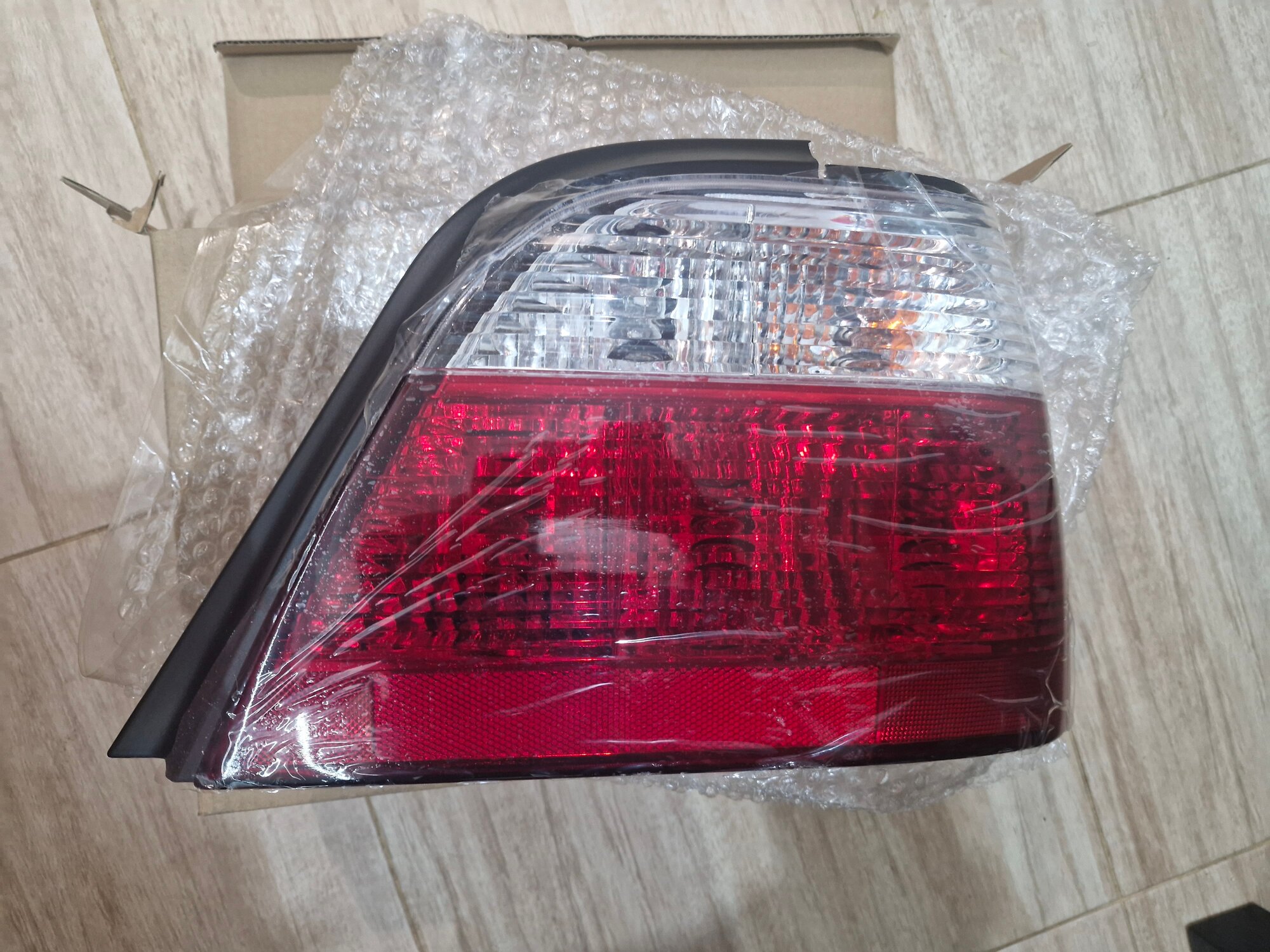 Daewoo Nexia I задний новый фонарь правый Hengda
