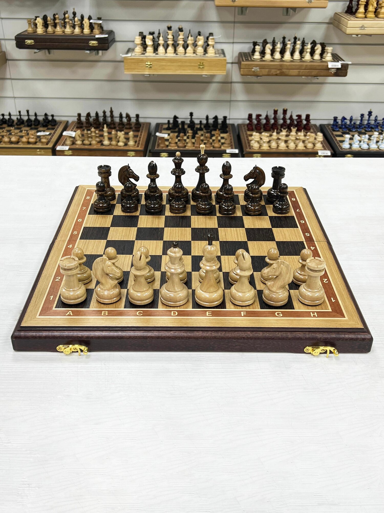 Шахматы подарочные из дуба с фигурами Премиальными Люкс 45 см