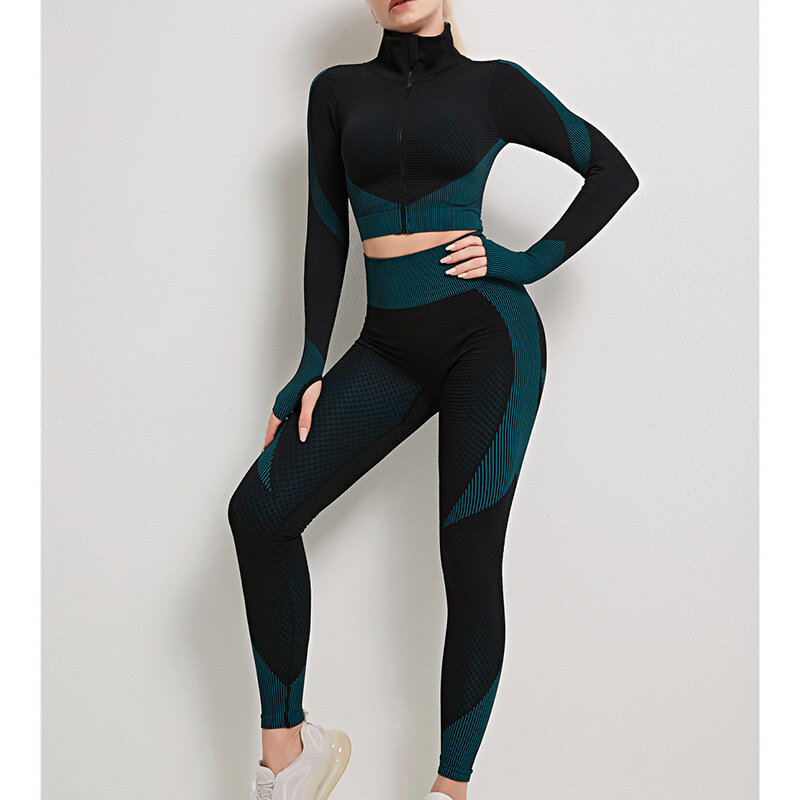 Костюм спортивный