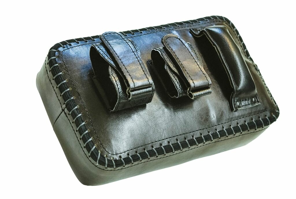 Пада для отработки ударов ногами 40*22*10 см (толщина кожи свыше 2мм) DNN