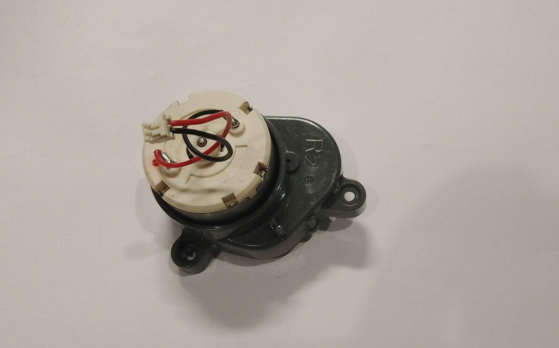 Двигатель (мотор) боковой щетки правый (R) робота пылесоса POLARIS (PVCR 0726W)