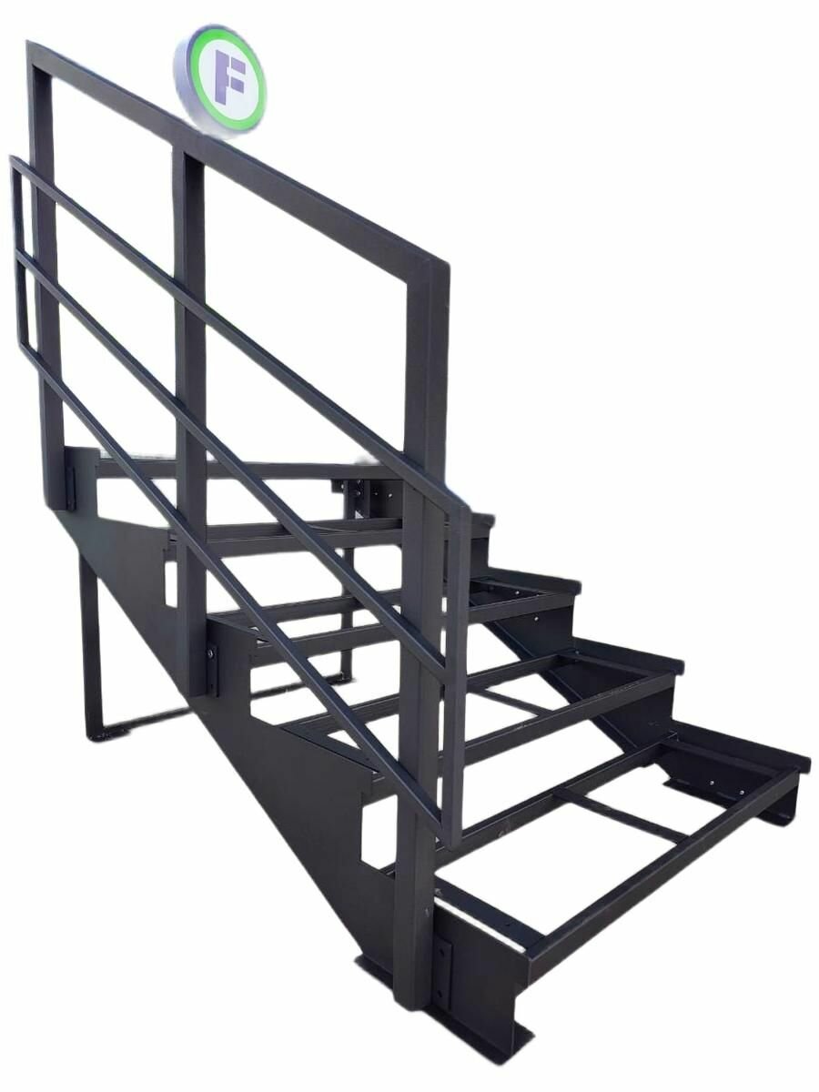 Лестница-крыльцо 5 ступеней, без ДПК, ограждение с одной стороны. Ширина 2м, высота 75см.