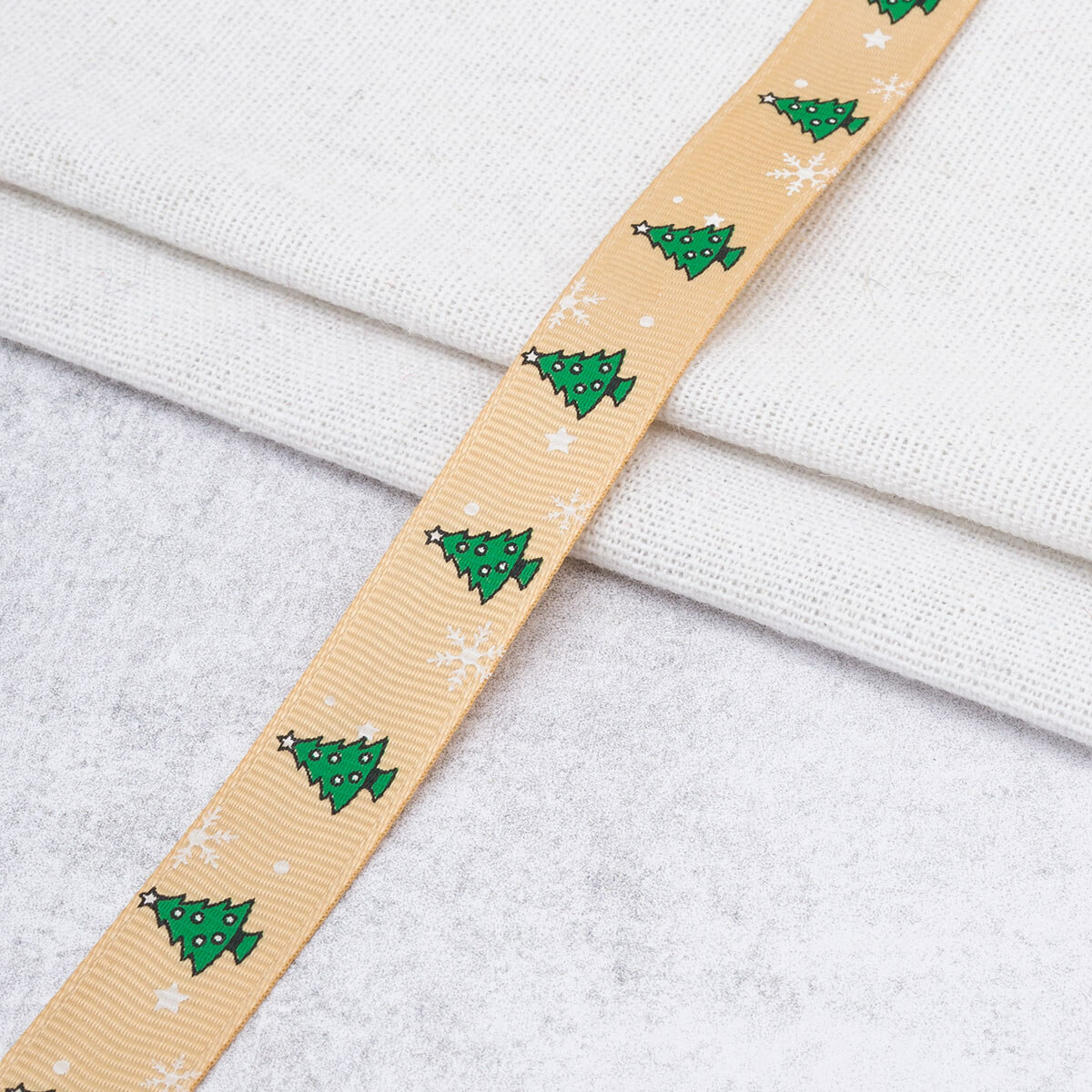 Лента декоративная для упаковки подарков, репсовая, с рисунком 'Ёлочки', 1 см х 45,72 м, цвет золотистый