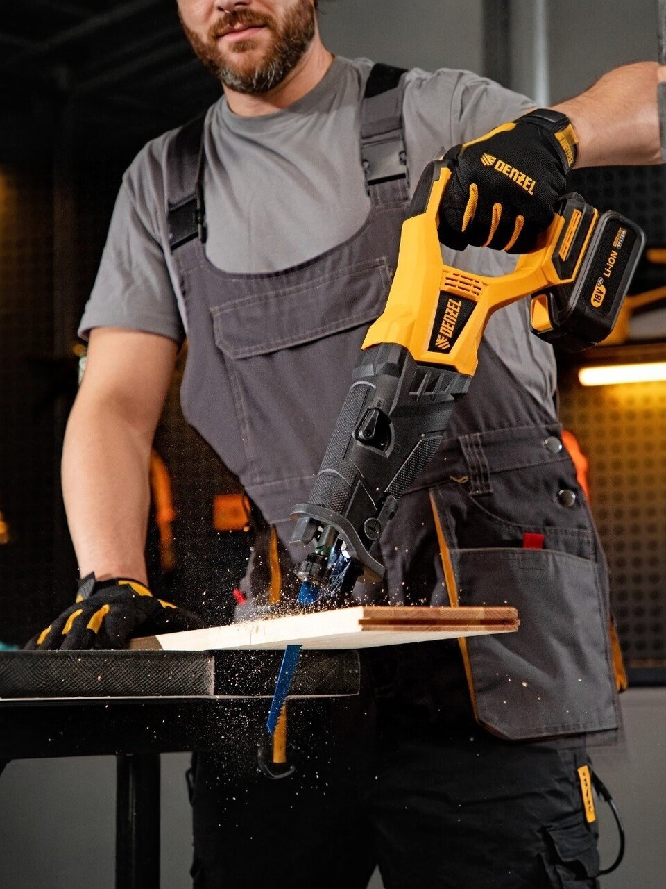 Аккумуляторная сабельная пила Denzel BRC-120 18 В 4 А·ч Li-ion, безщеточный мотор, ход 3100 об/мин, глубина реза 120 мм, маятниковый ход, 1 аккумулятор, гарантия 36 мес, арт. 28460