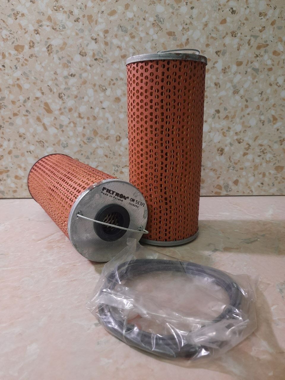 FILTRON OM513/2 Фильтр масляный MAN: F 2000 94 -, F 90 86-97 \ MB: LK/LN2 84-98, MK 87-96, UNIMOG 66-