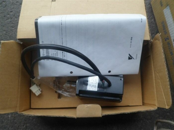Модуль YASKAWA AC SERVO MOTOR SGM-02B314 SGM02B314 ORIGINAL