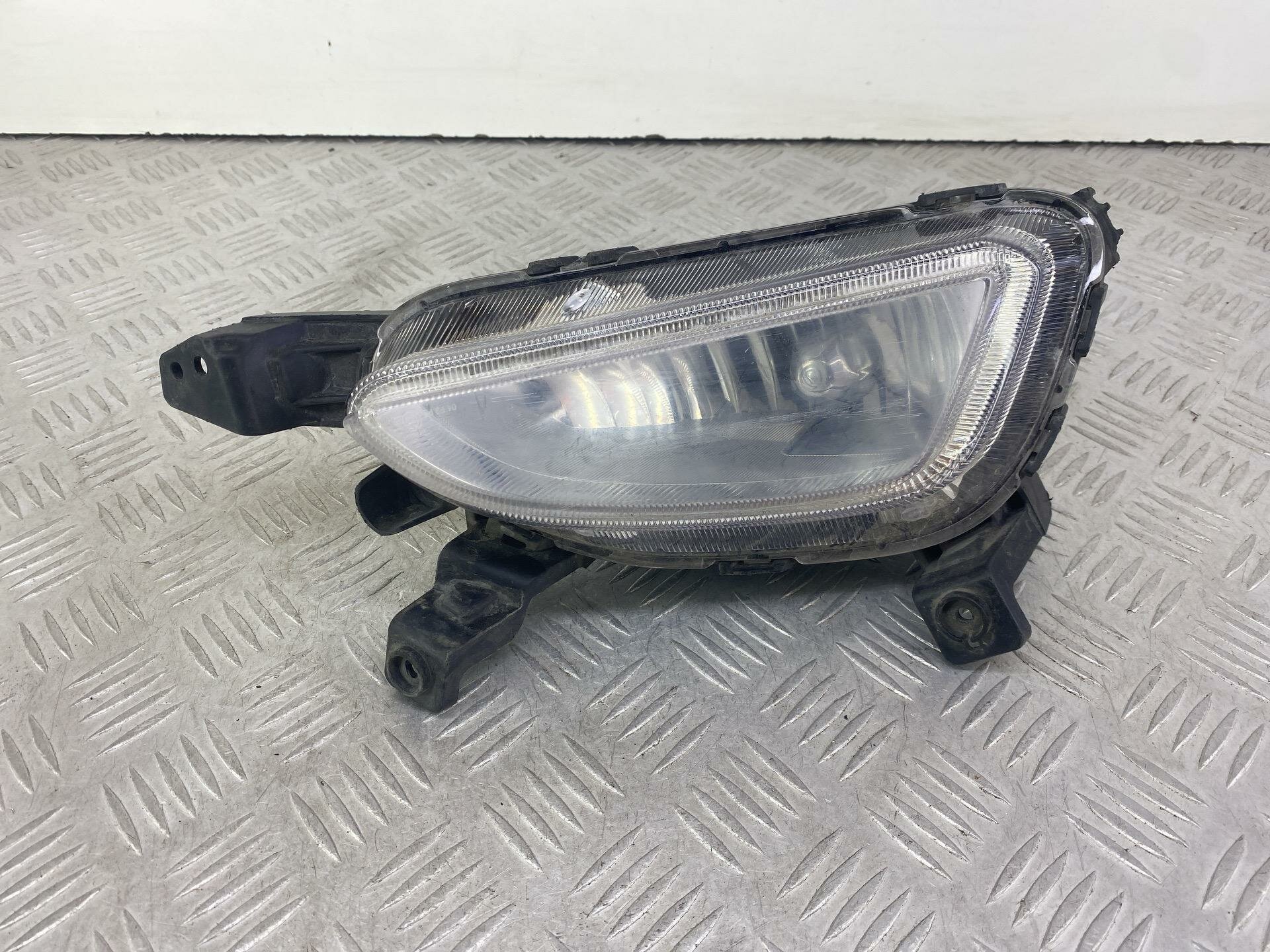 Фара противотуманная левая Hyundai Tucson 3 (2015 - 2018) 92202D7000