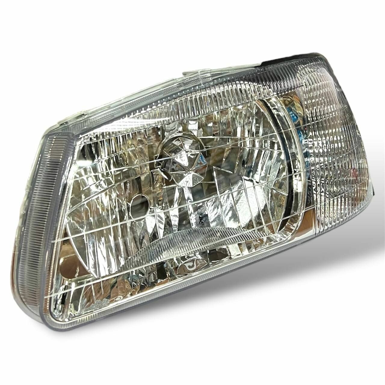 Фара передняя левая Hyundai Accent с 2000-2006, ТагАЗ Accent 1999 - 2012 ( Хендай Акцент )