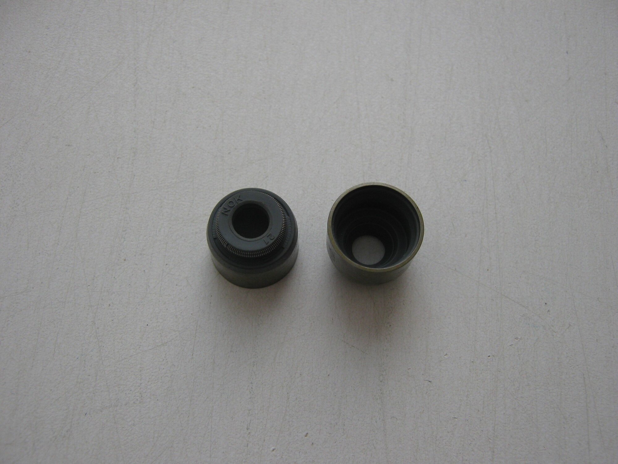 Колпачок маслосъемный впускной 1.8 Cebrium, X60 (LFB479Q-1007018A)