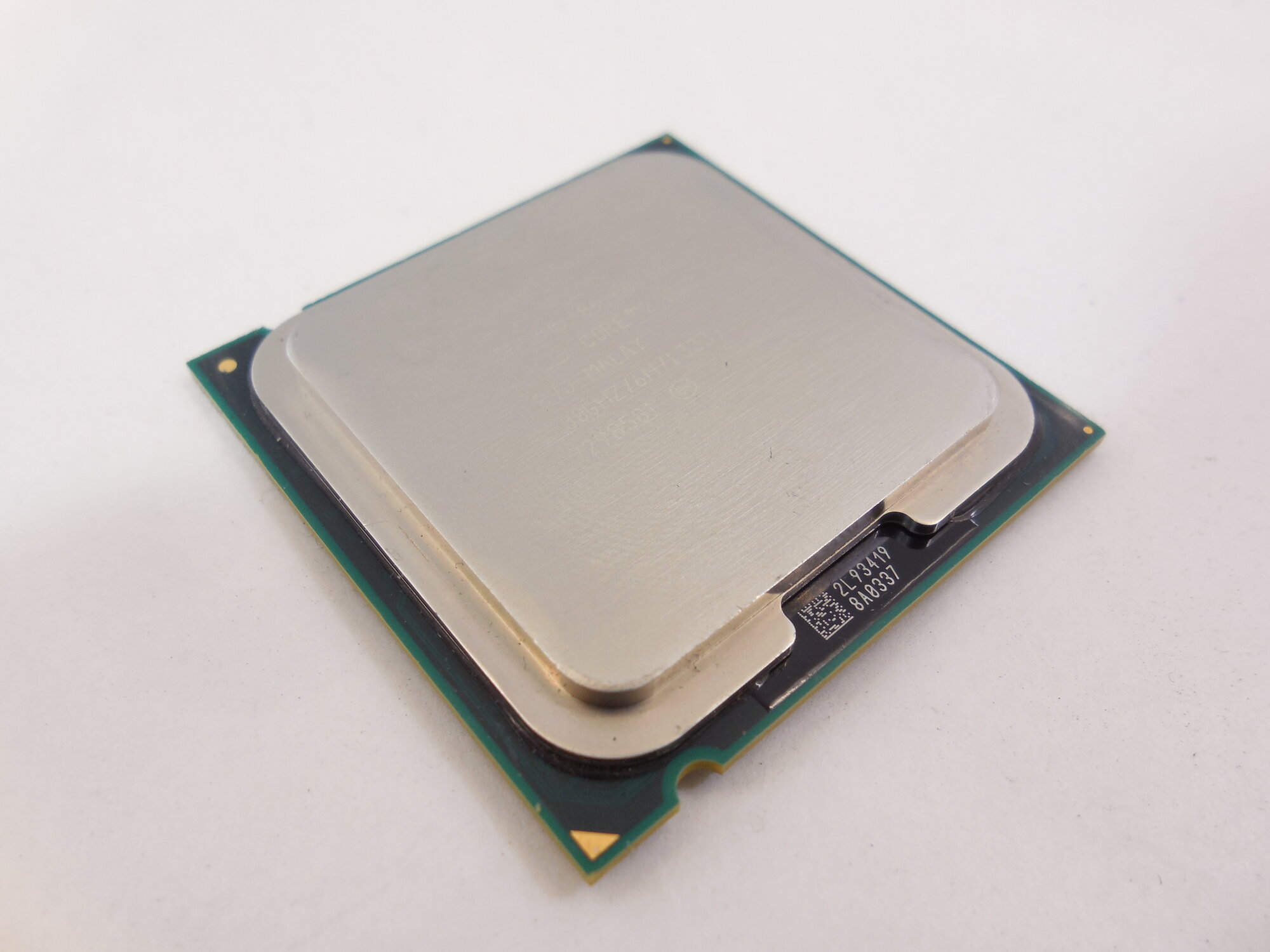 Процессор SLB9J Intel Core 2 Duo E8400 3.0GHz 2 ядра, Socket LGA775, Cache L2 6Mb, FB 1333MHz, TDP 65W, Wolfdale, 45nm, 64-bit, NX Bit — фото 1
