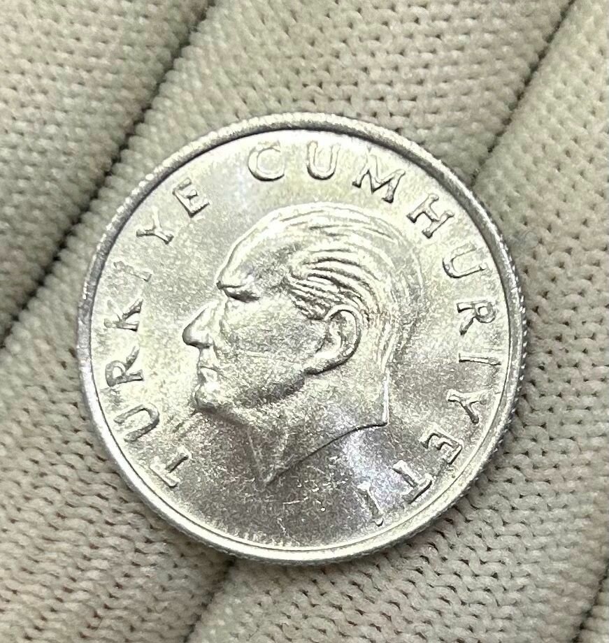 Турция 10 лир 1988 год UNC