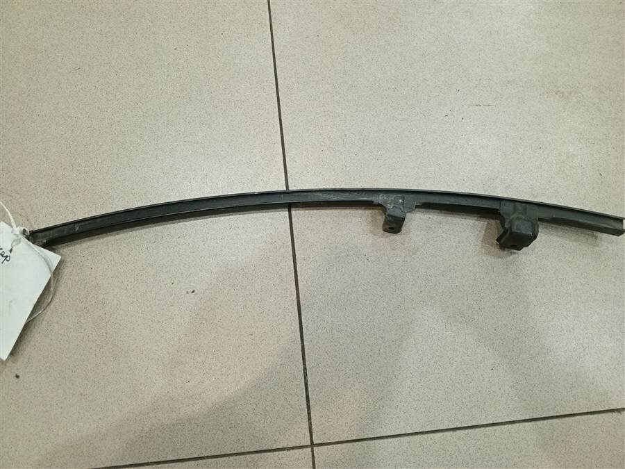 Направляющая стекла двери задней правой от Mitsubishi Lancer CK 1996-2003