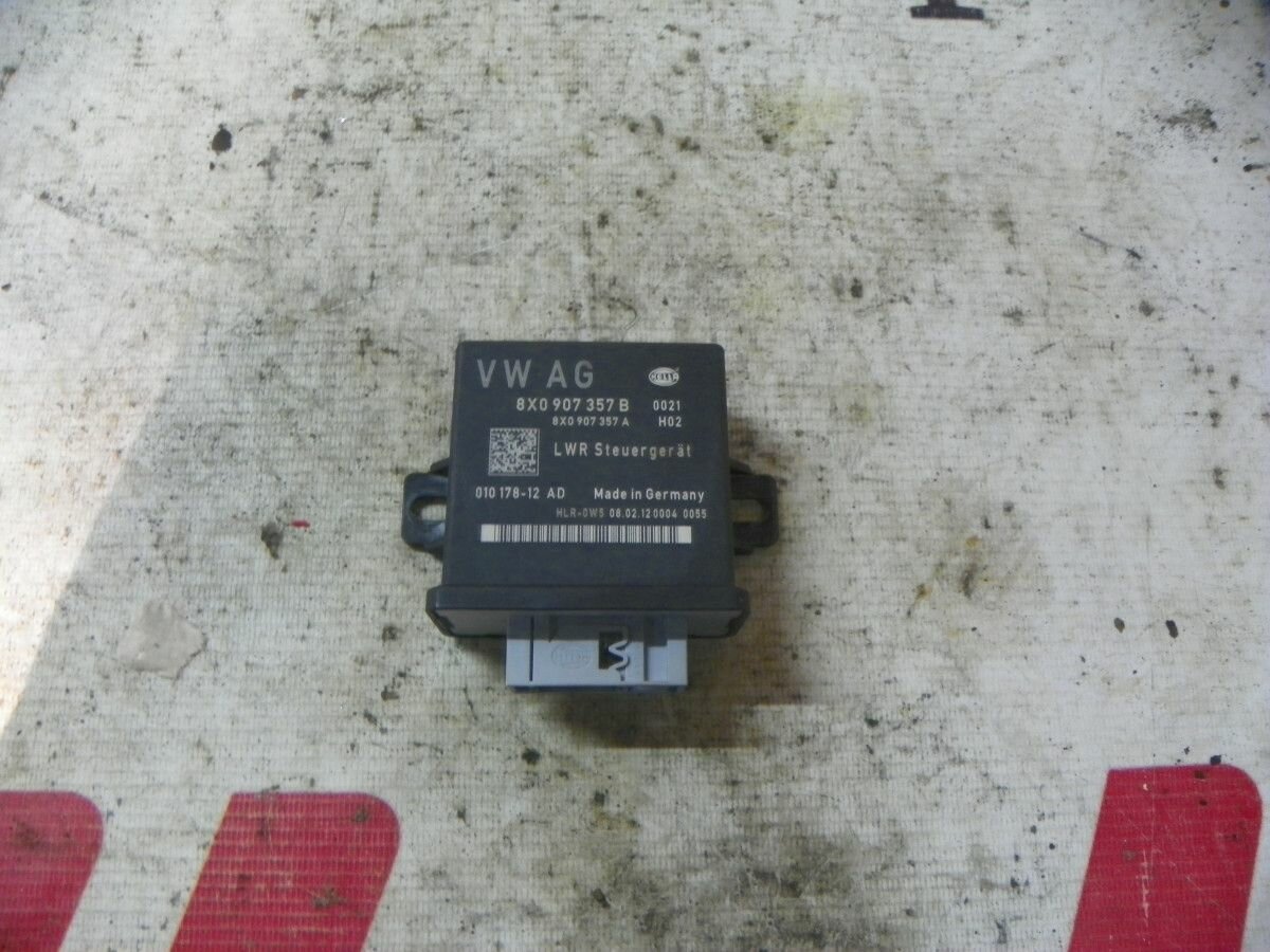 Блок электронный управления освещением Audi A1 8X (2010—2015) 8X0907357B