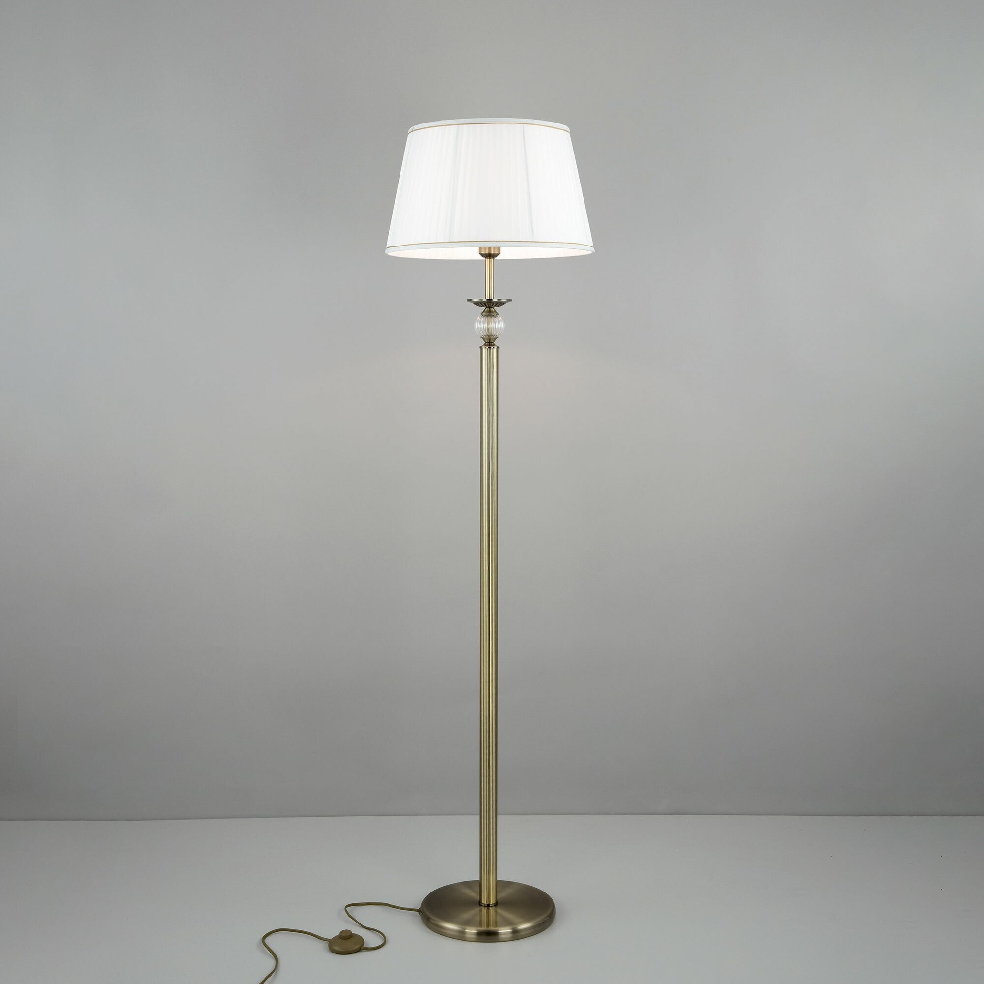 Торшер напольный с абажуром Citilux Гера CL433913 белый бронзовый