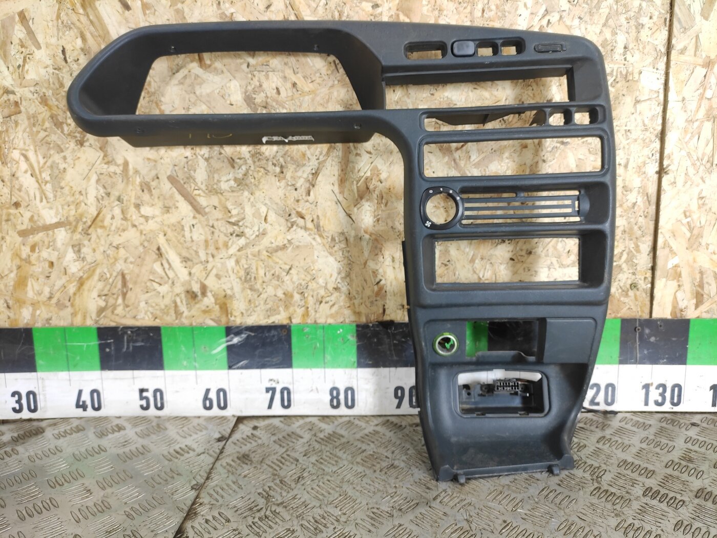 Накладка торпедо VAZ 2114 21145325124