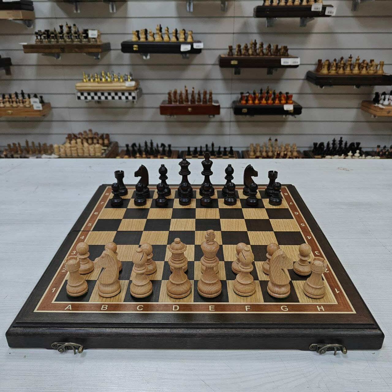 Шахматы деревянные Стаунтон черное дерево 45 на 45 см, фигуры с утяжелением