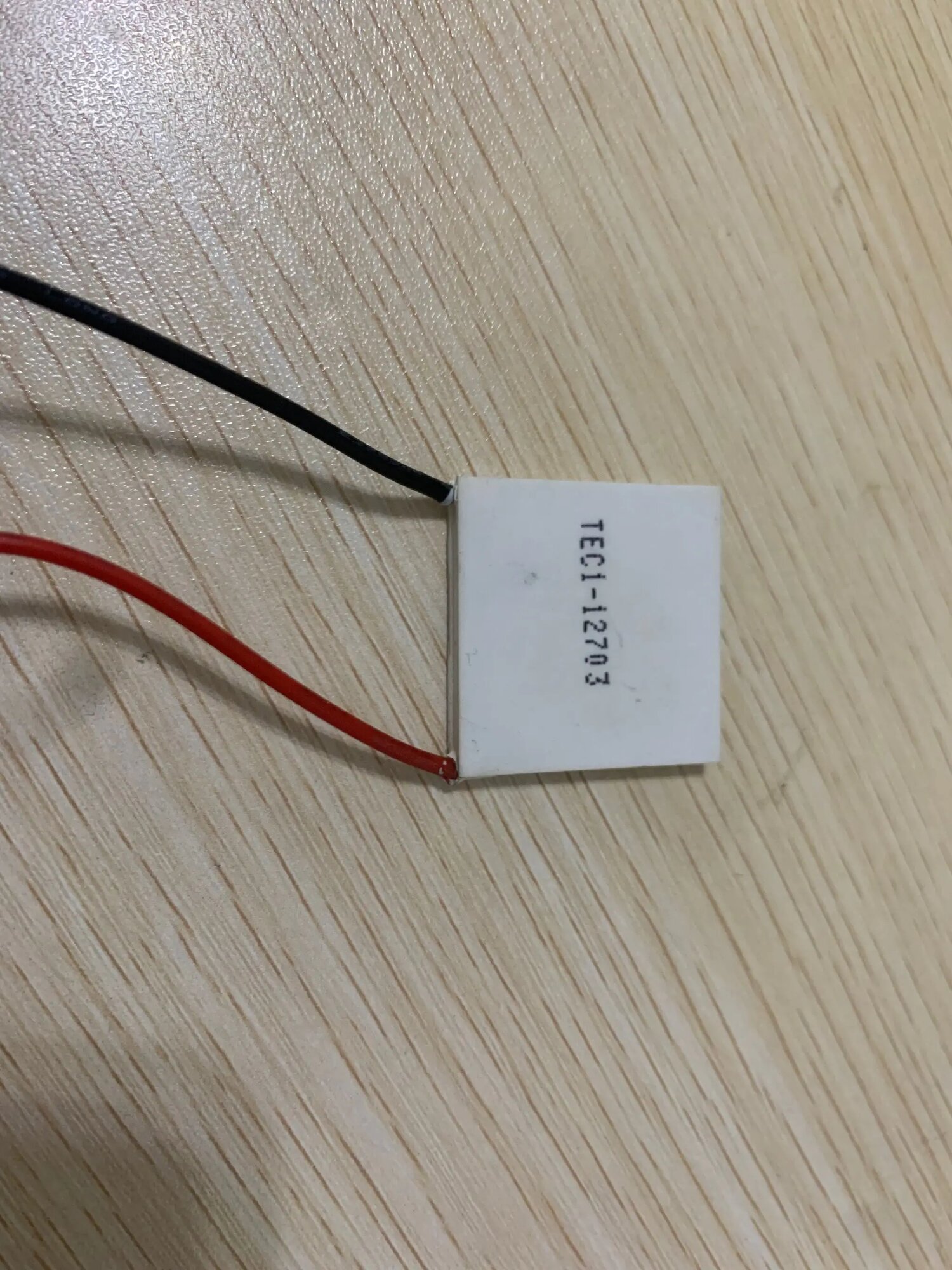 Термоэлектрический радиатор TEC1-12703 40x40 мм 30mm X 30mm