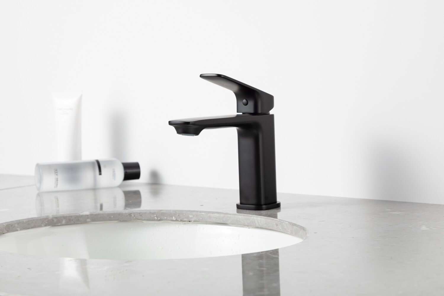 Смеситель для раковины (умывальника) GAPPO G1028-6 черный, d25, латунь, управление рычажное