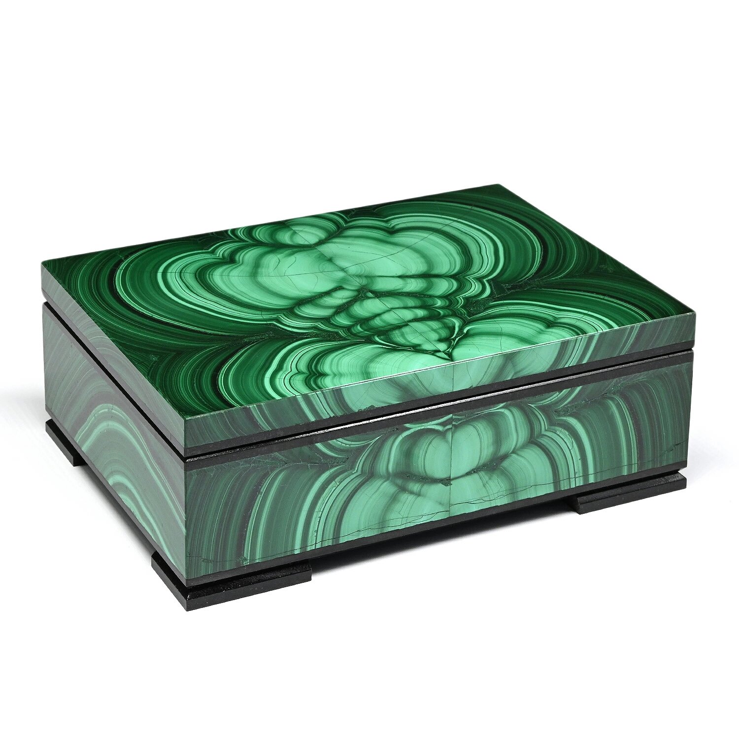 Малахитовая шкатулка 150*100*53мм .