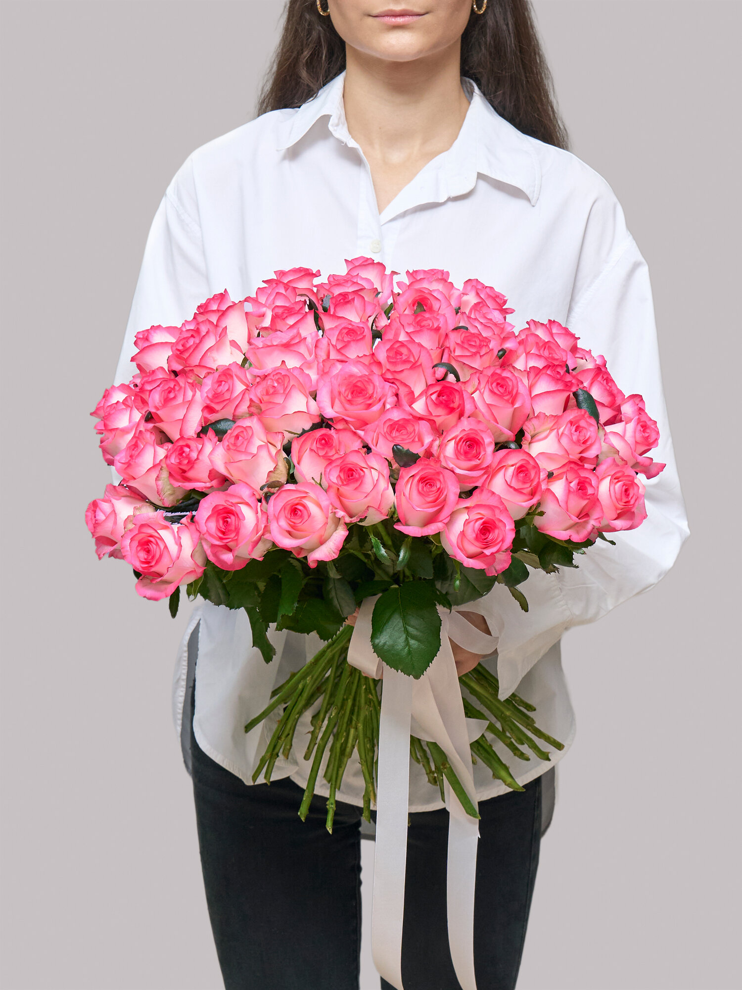 Букет живых цветов, бело-розовые розы 51 шт. 60 см. "Джумилия", флау стор