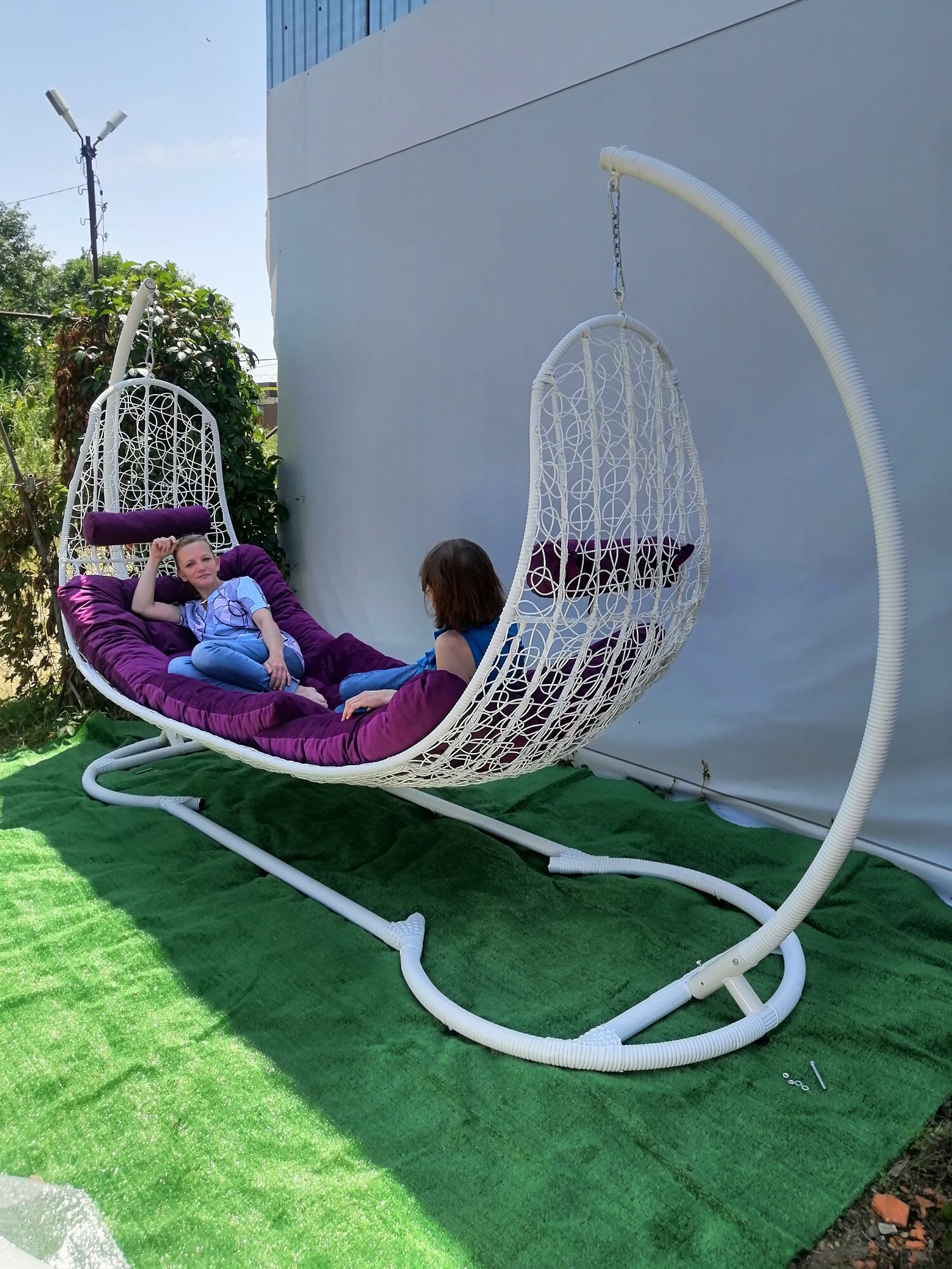 Плетеная мебель Ладья длинна 3.5 метра, ширина 1 метр. Выдерживает 200 кг 2 человека.