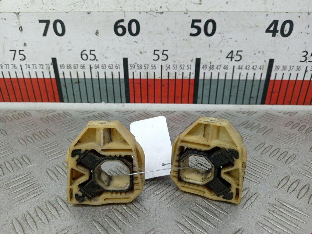 Кронштейн (крепление) радиатора Volkswagen Sharan 2 арт. 2268254