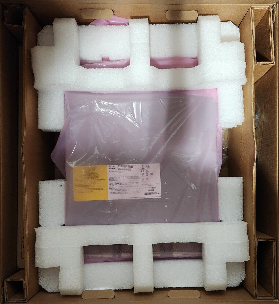 Коммутатор Cisco DS-C9396T-96ETK9 (Аналог BR-G630-96-32G-R) 96x32Gb активных портов