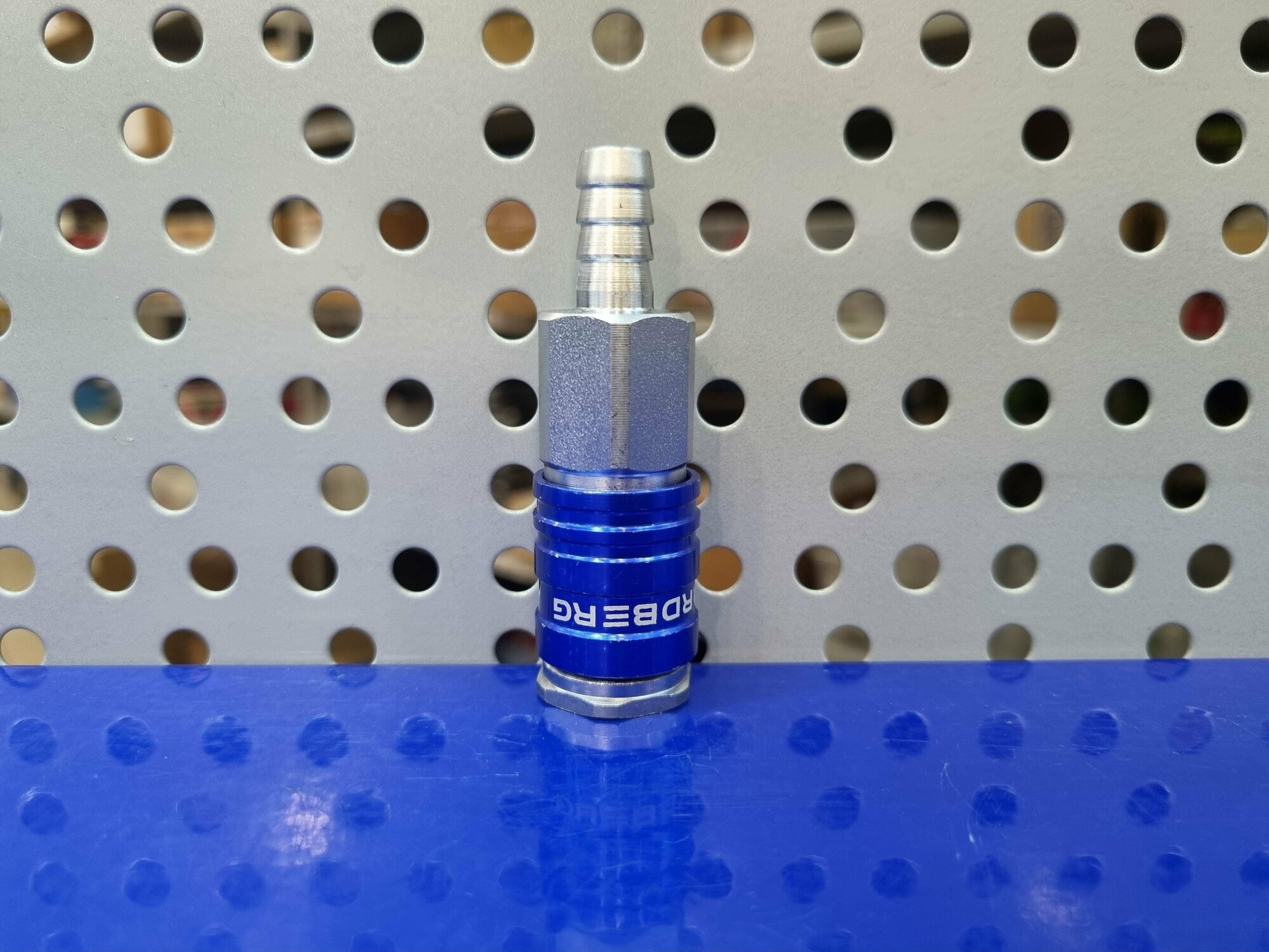 Разъем быстросъемный "мама" елочка диаметром 10 мм под шланг 1 шт