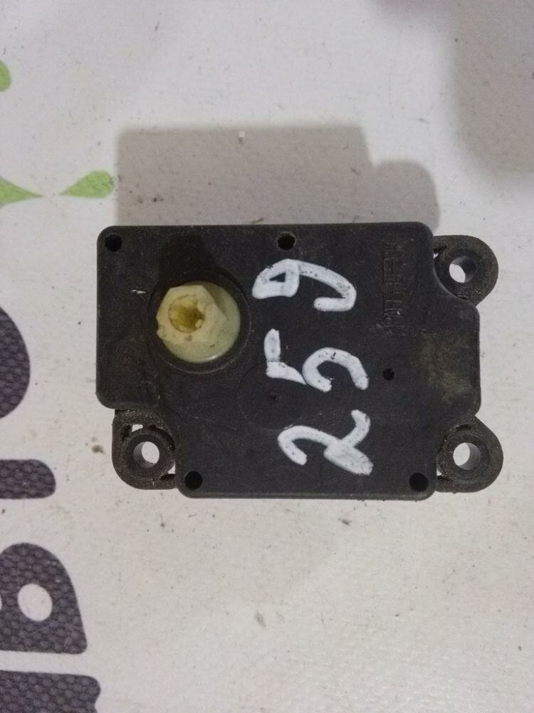 Моторчик заслонки отопителя VOLVO XC 90 2002 2015 30676511