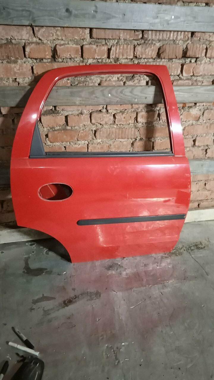 Дверь задняя правая Opel Corsa C 2002
