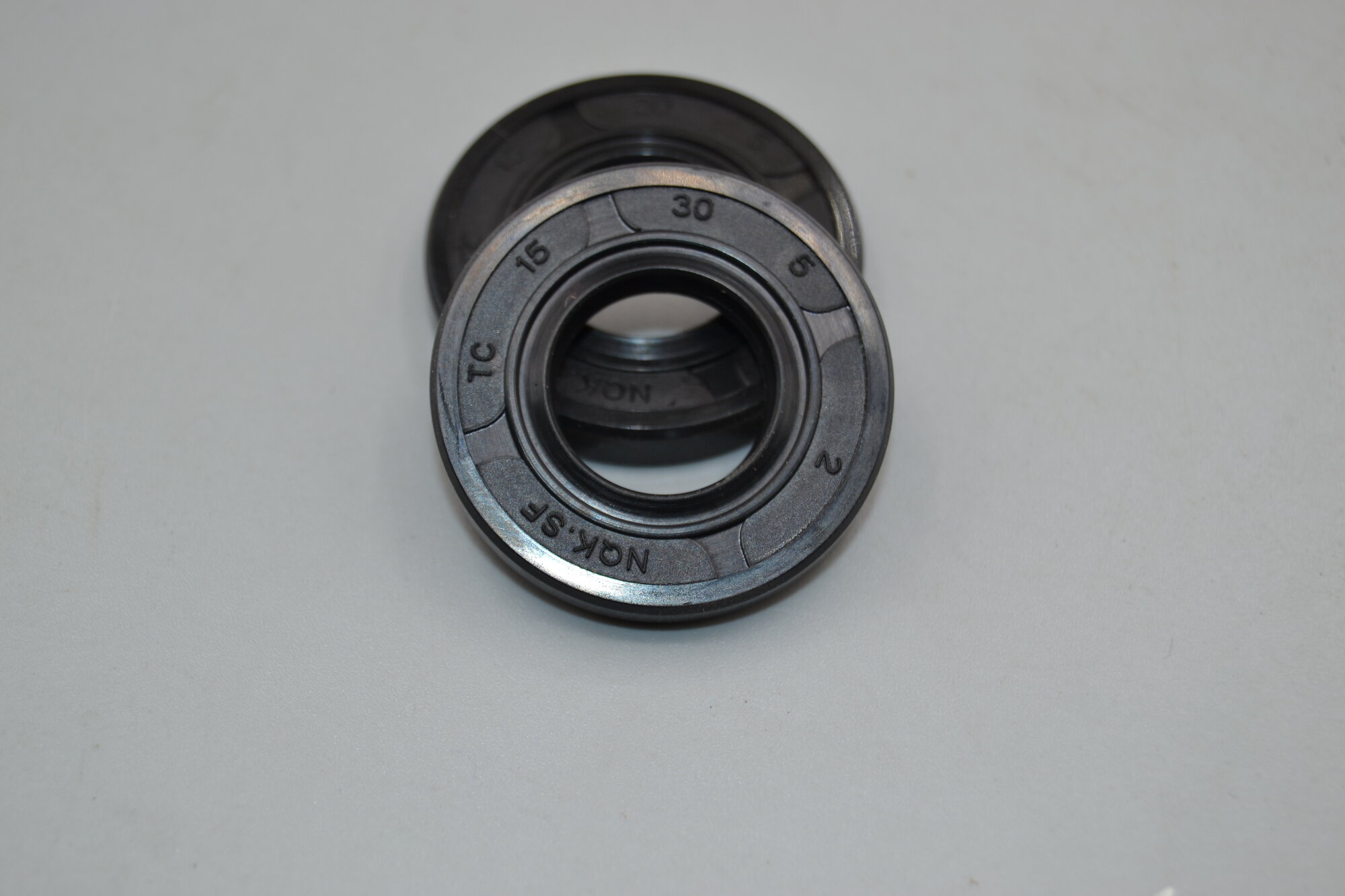 Манжеты сальники 15x30x5 (2шт)