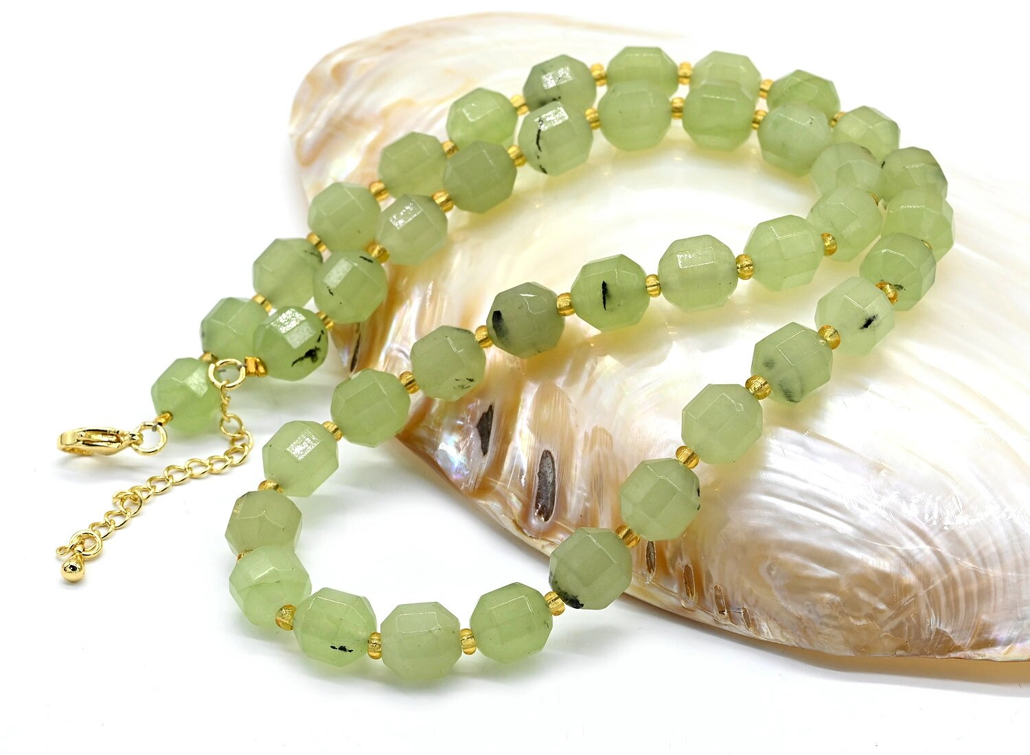 Бусы, пренит