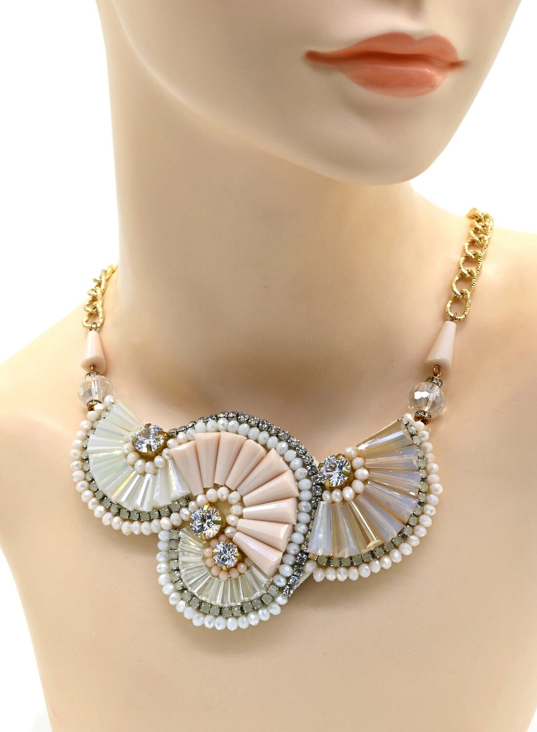 Колье, циркон