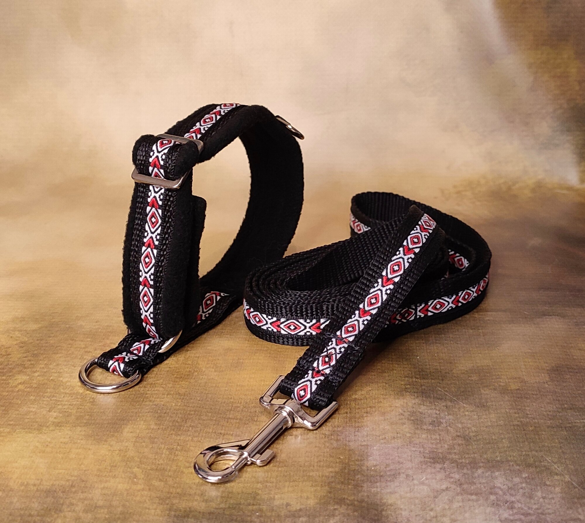 Чёрно-красный ошейник с поводком для собак ширина 2см, полуудавка "Мартингейл" ручной работы, для средних собак S