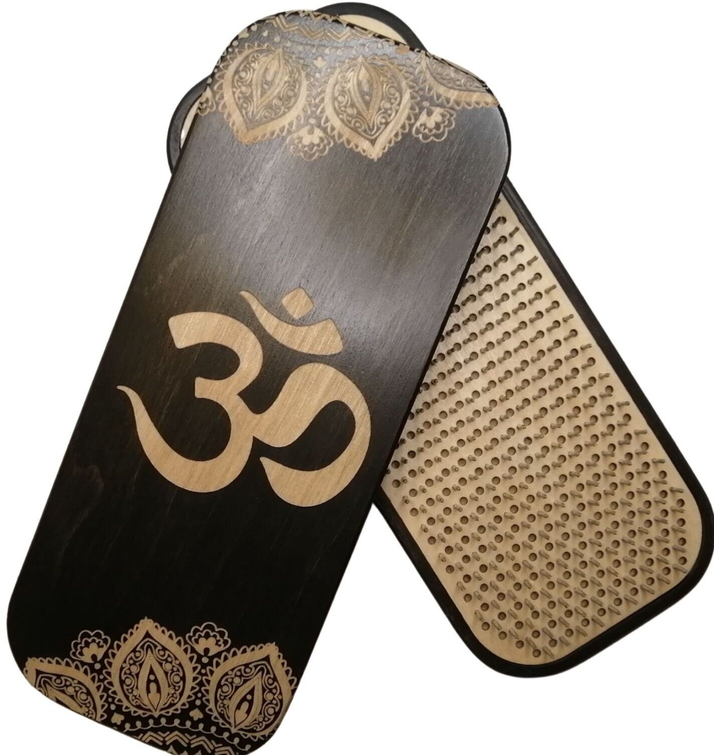 Доска Садху / Доска с гвоздями / Доска для йоги / Ом / шаг 8 мм